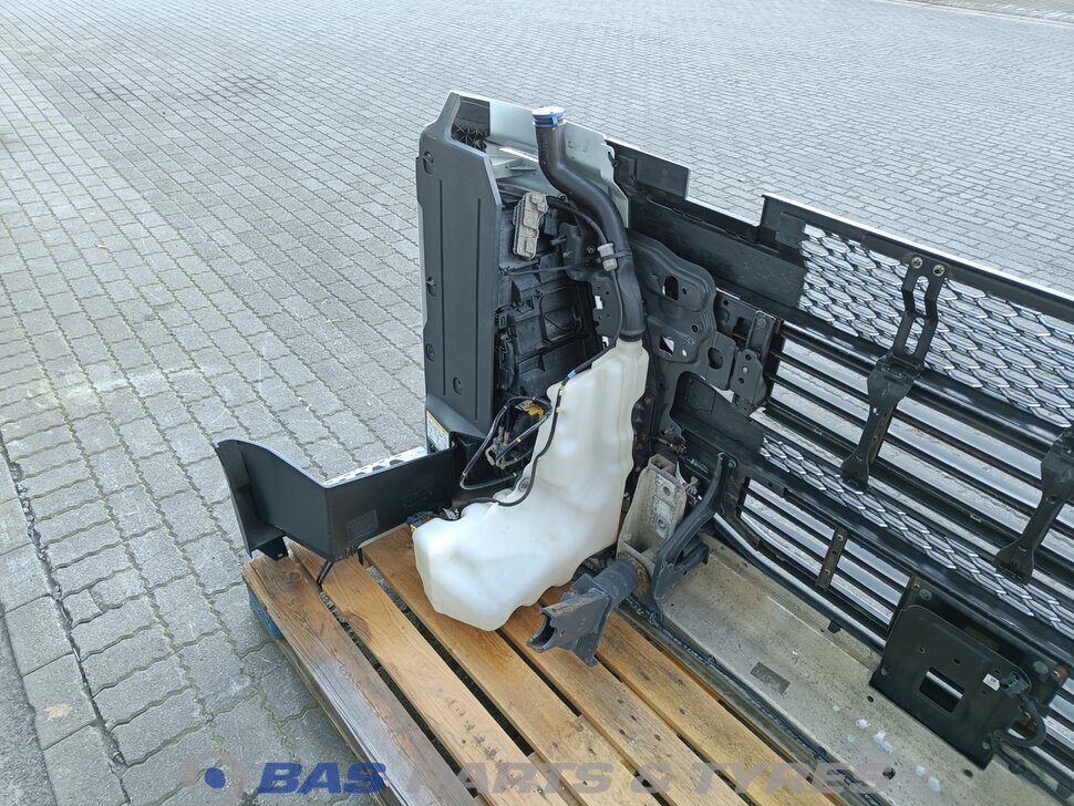 Front bumper complete Volvo FH4 82491840 82491840, 82907352, 84210166 ...