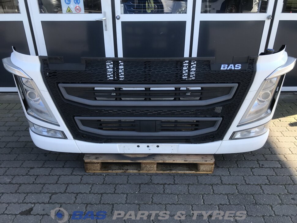 Frontstoßfänger komplett Volvo FH4 21221138 21221138, 21221137 ...