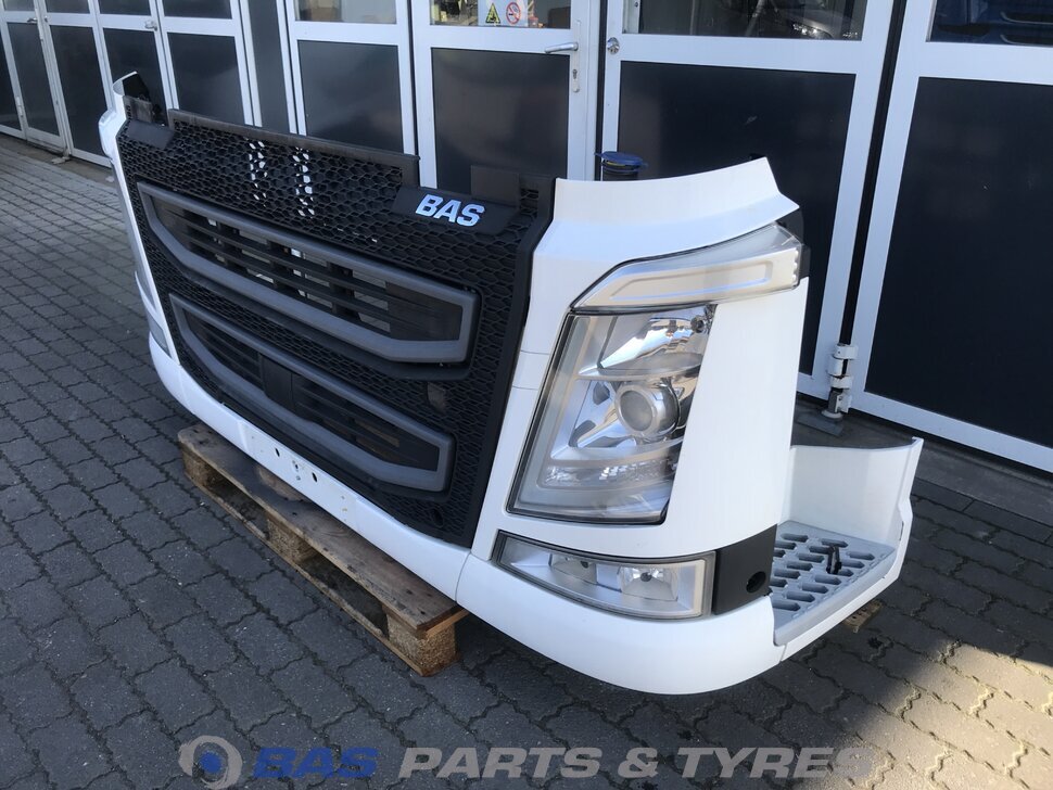 Frontstoßfänger komplett Volvo FH4 21221138 21221138, 21221137 ...