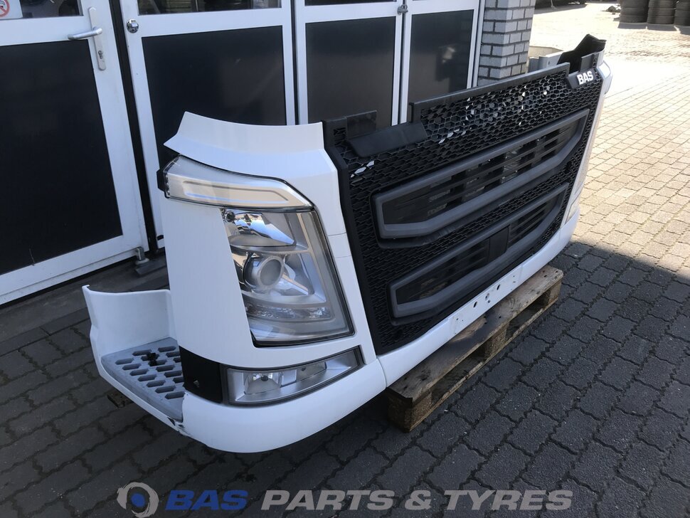 Frontstoßfänger komplett Volvo FH4 21221138 21221138, 21221137 ...