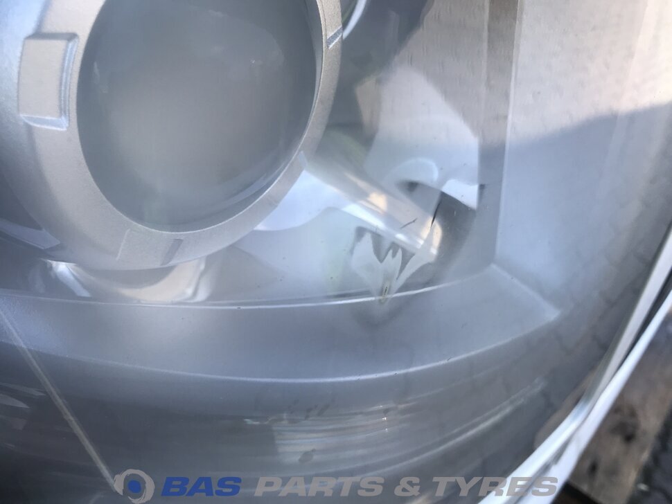 Frontstoßfänger komplett Volvo FH4 21221138 21221138, 21221137 ...