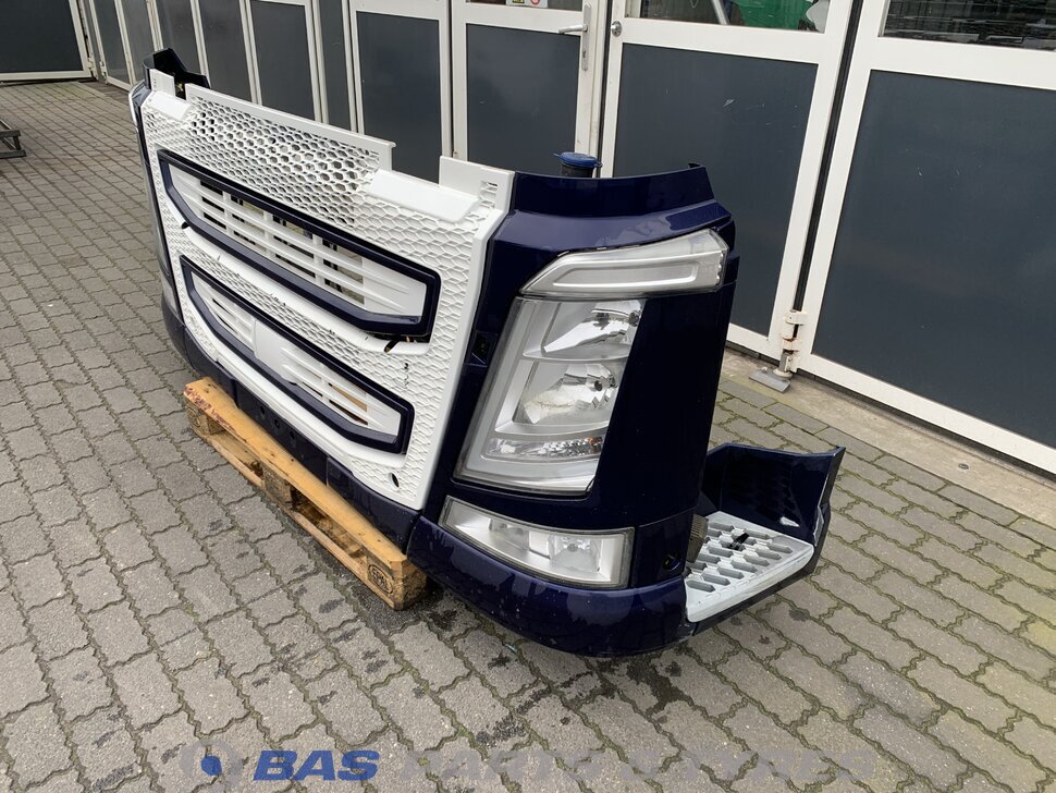 Front bumper complete Volvo FH4 21221129 21221129, 21221130, 82298406 ...