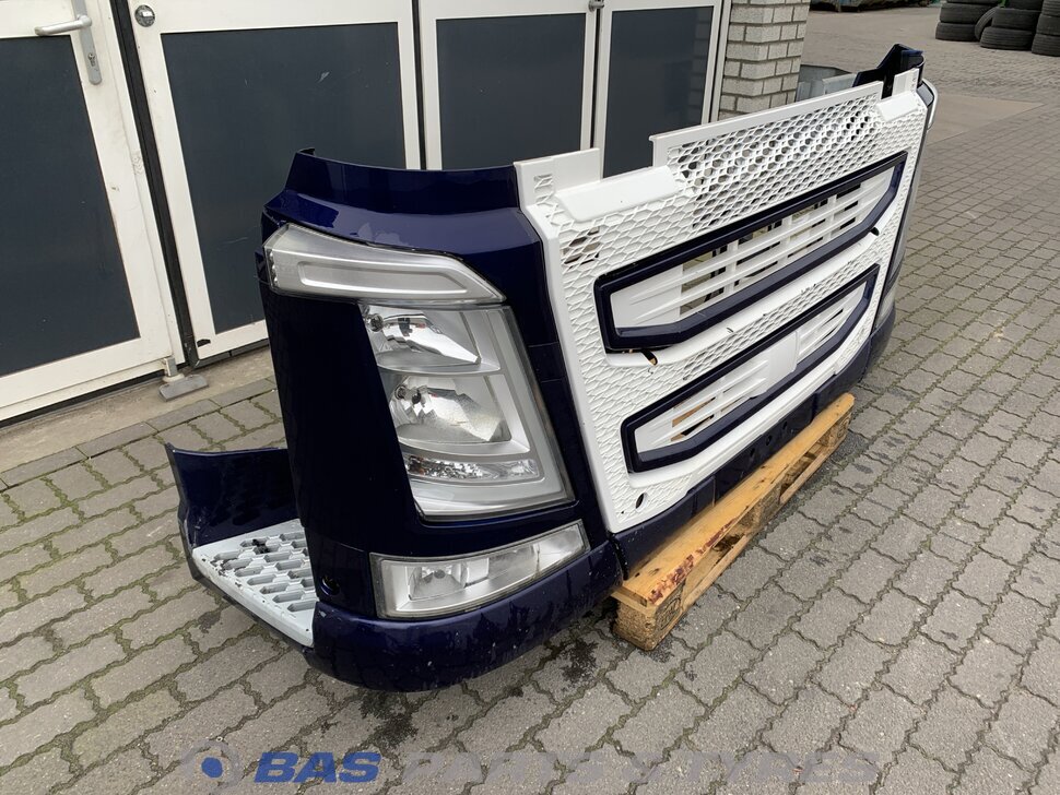 Front bumper complete Volvo FH4 21221129 21221129, 21221130, 82298406 ...