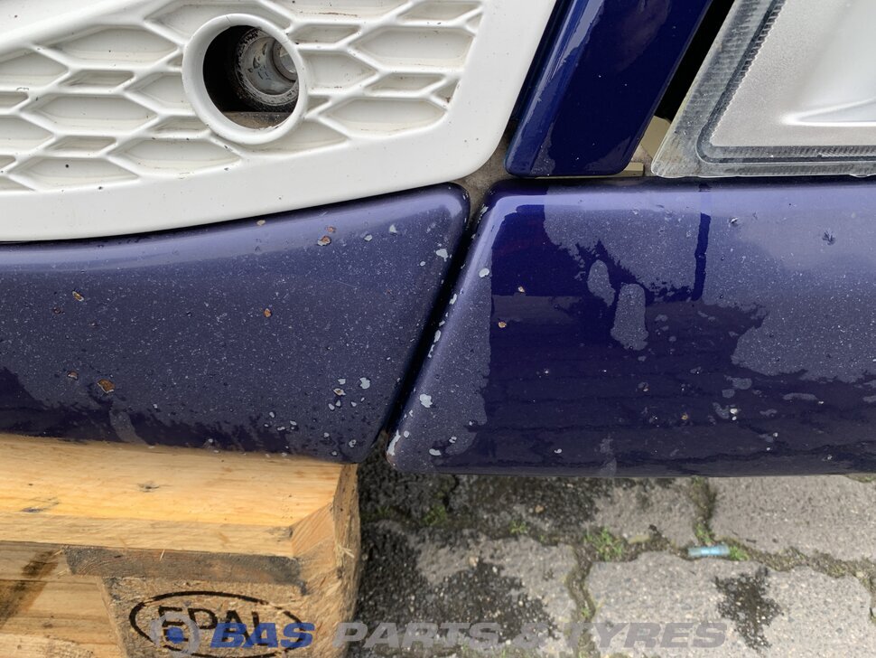 Front bumper complete Volvo FH4 21221129 21221129, 21221130, 82298406 ...